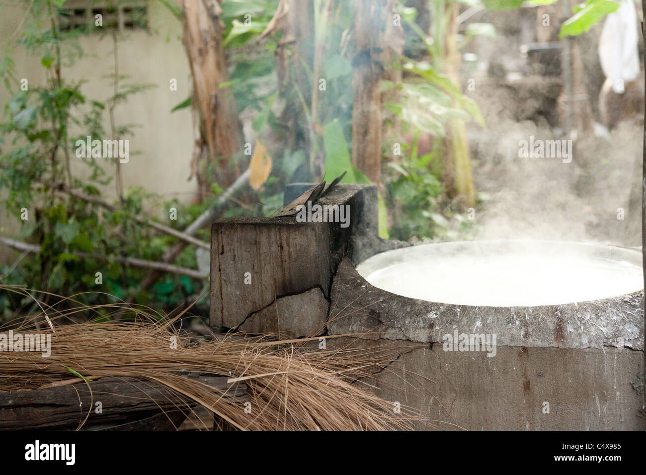 Traditional thai rice noodles homemade factory early in the morning ...