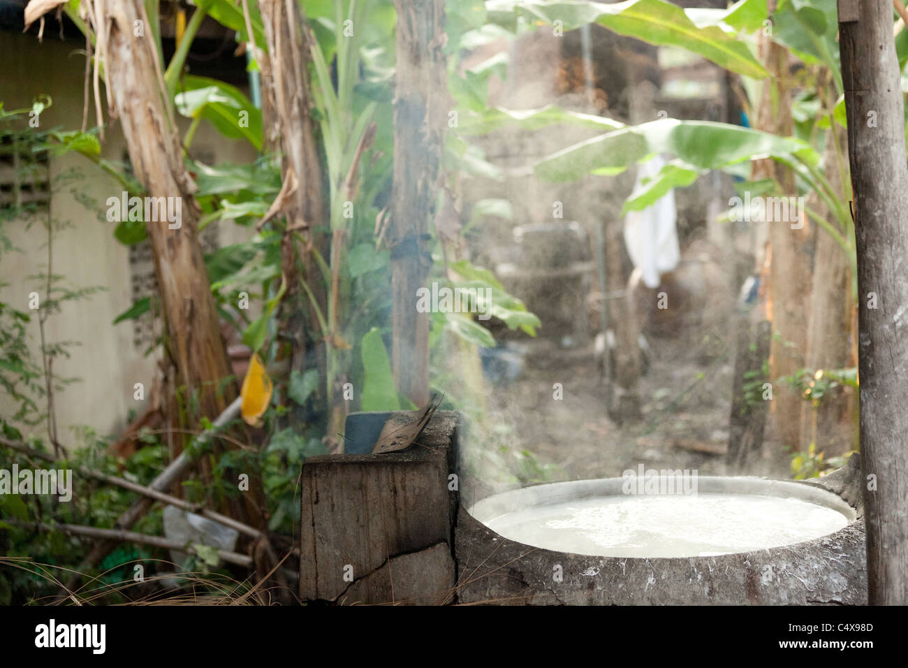 Traditional thai rice noodles homemade factory early in the morning ...