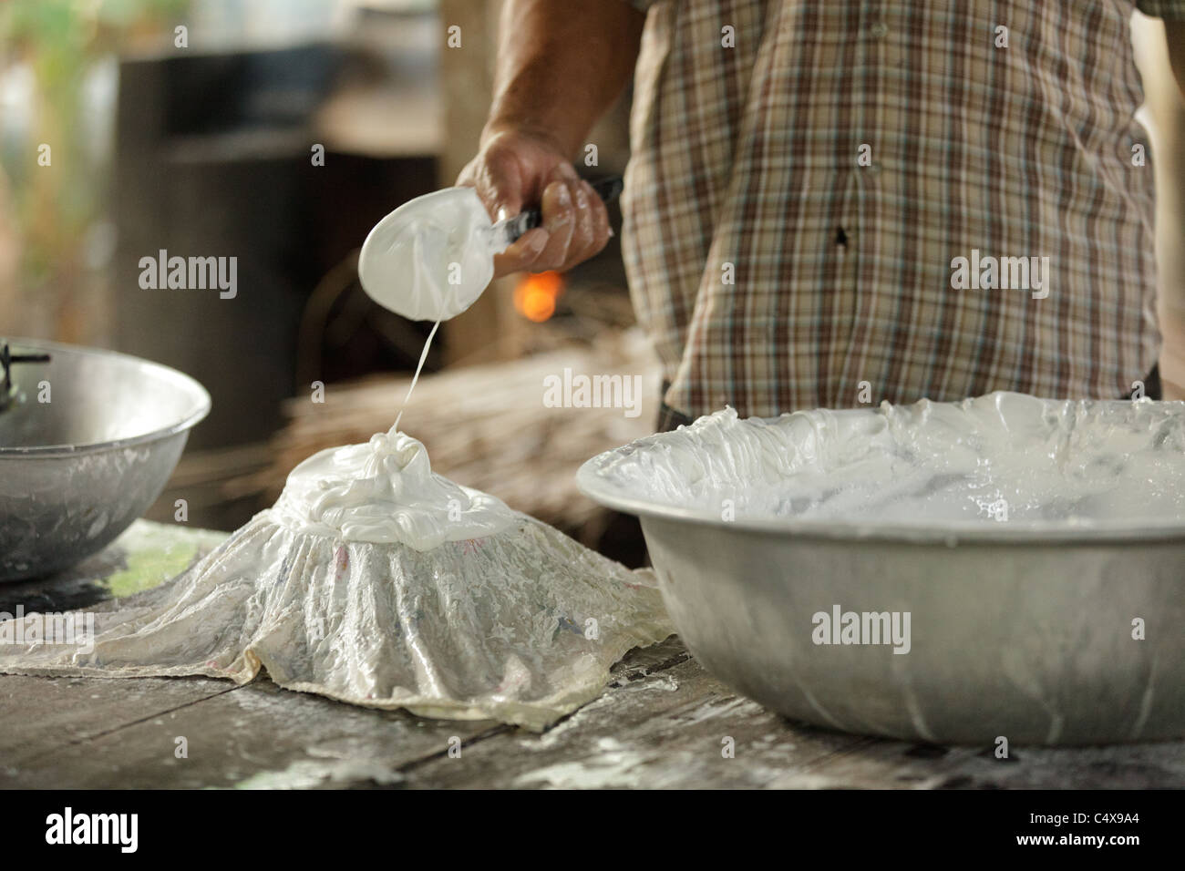 Traditional thai rice noodles homemade factory. Petchaburi, thailand ...