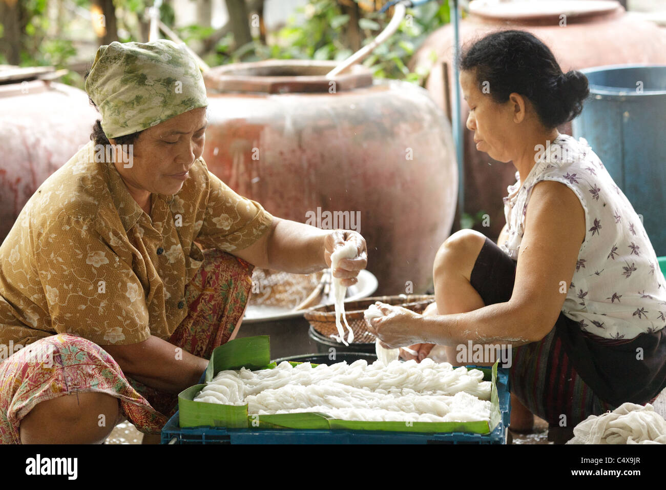 Traditional thai rice noodles homemade factory early in the morning ...
