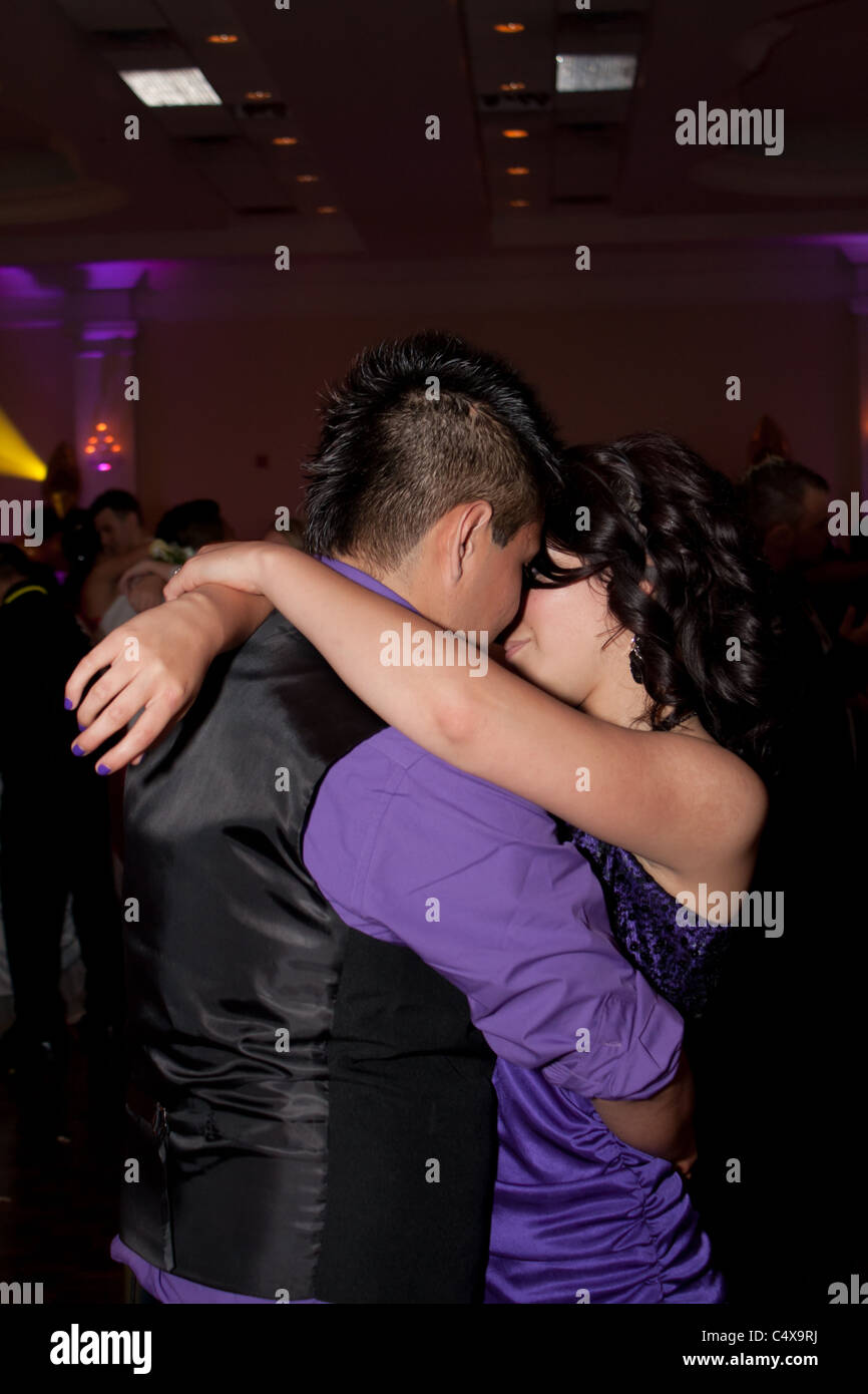 young lovers couple kissing dancing party night Stock Photo - Alamy