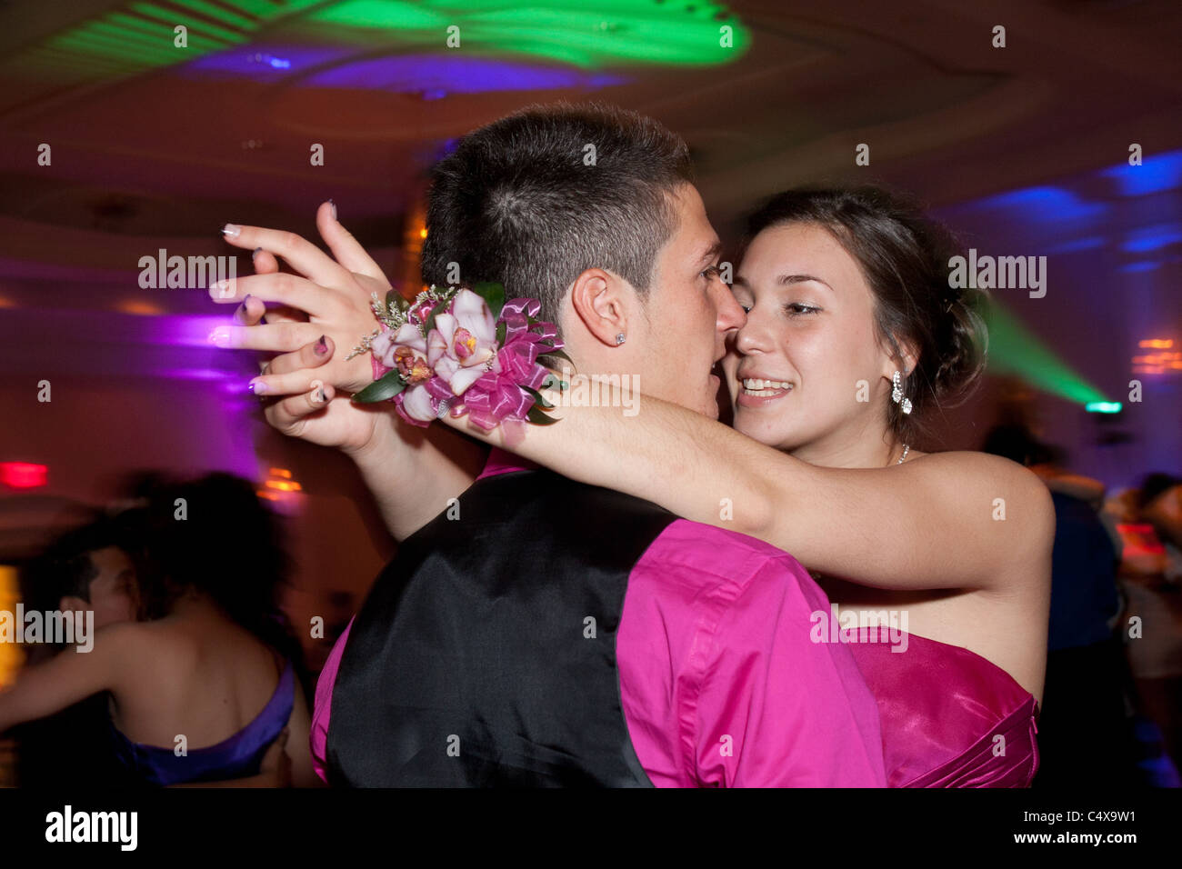 young lovers couple kissing dancing party night Stock Photo - Alamy