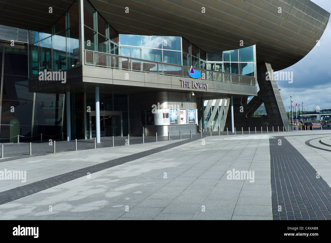 The Lowry Art Gallery and theater, Salford Quays Manchester, England ...