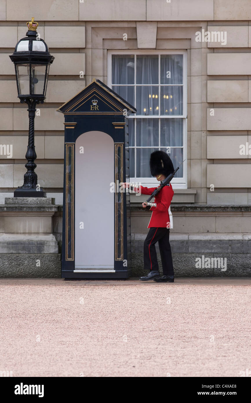 Royal Guard High Resolution Stock Photography and Images - Alamy