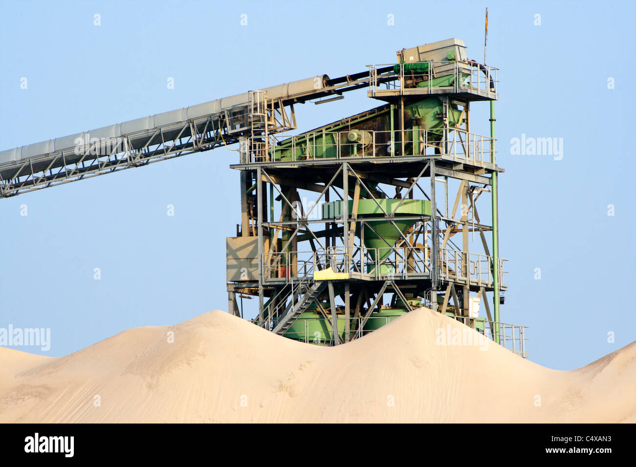 Sand barge hi-res stock photography and images - Alamy