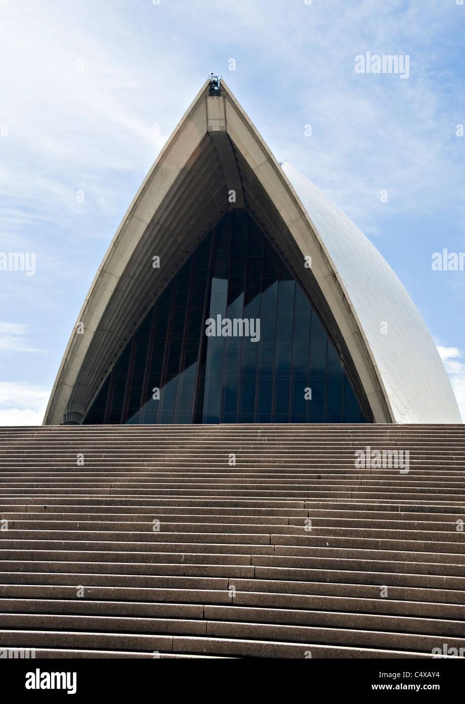 The Beautiful Architectural Curved Lines and Panels of The Sydney Opera ...
