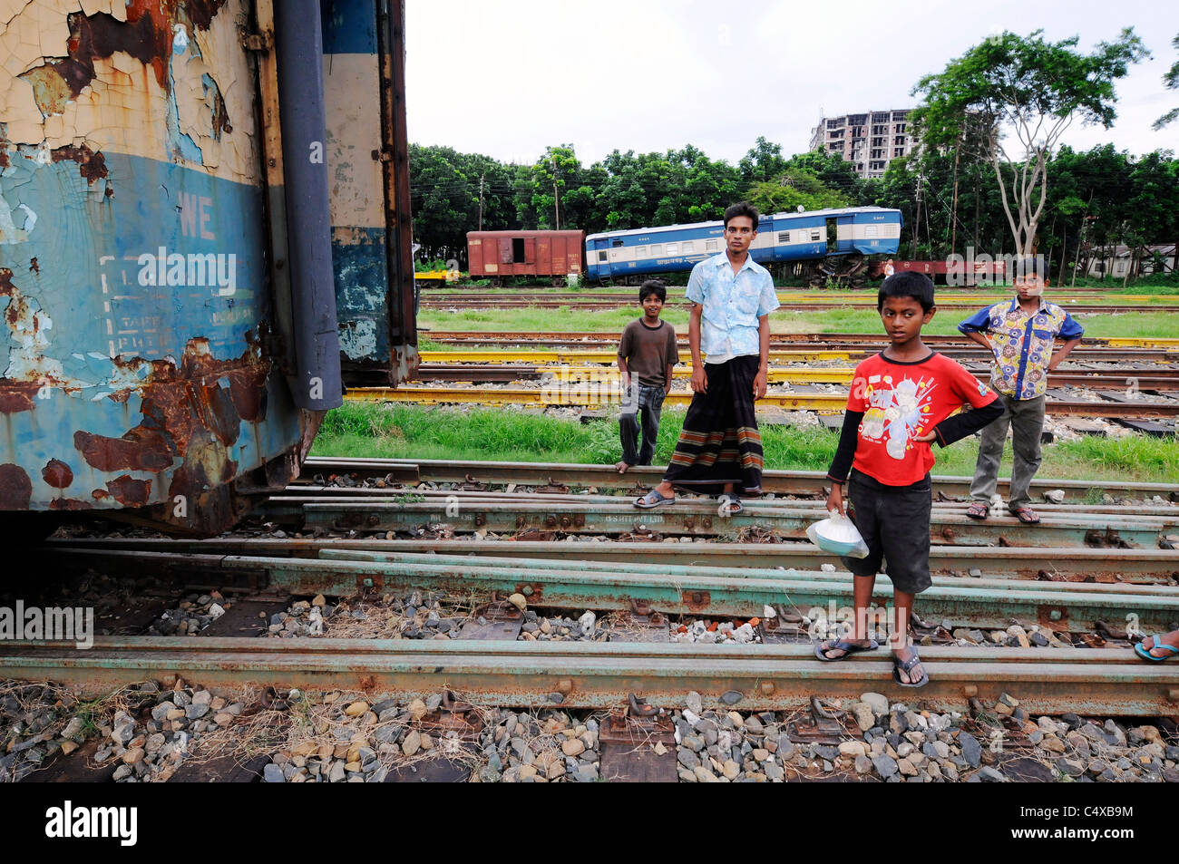 Kamlapur railway station in Dhaka Stock Photo - Alamy