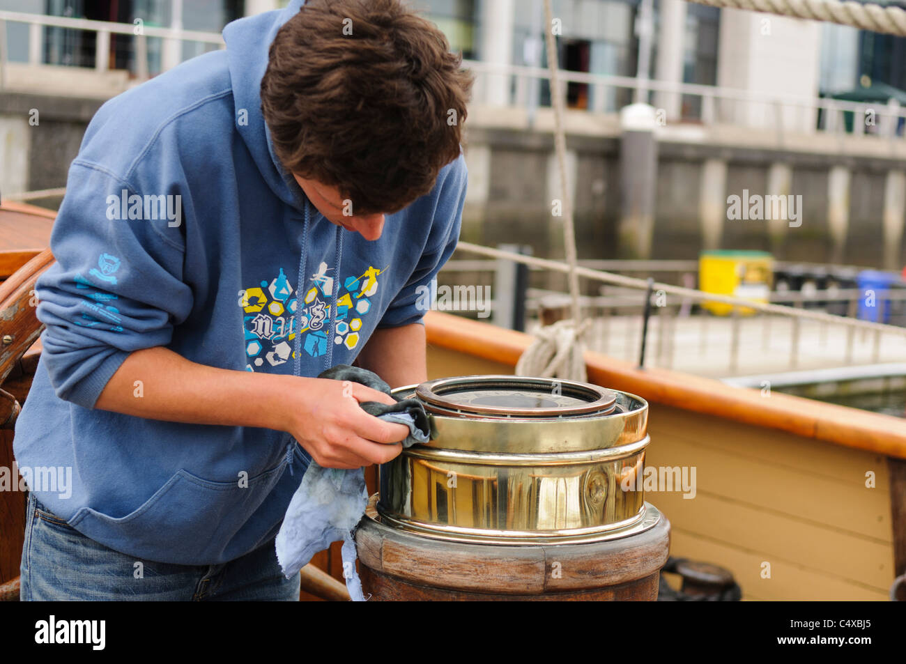 Ships compass hi-res stock photography and images - Alamy