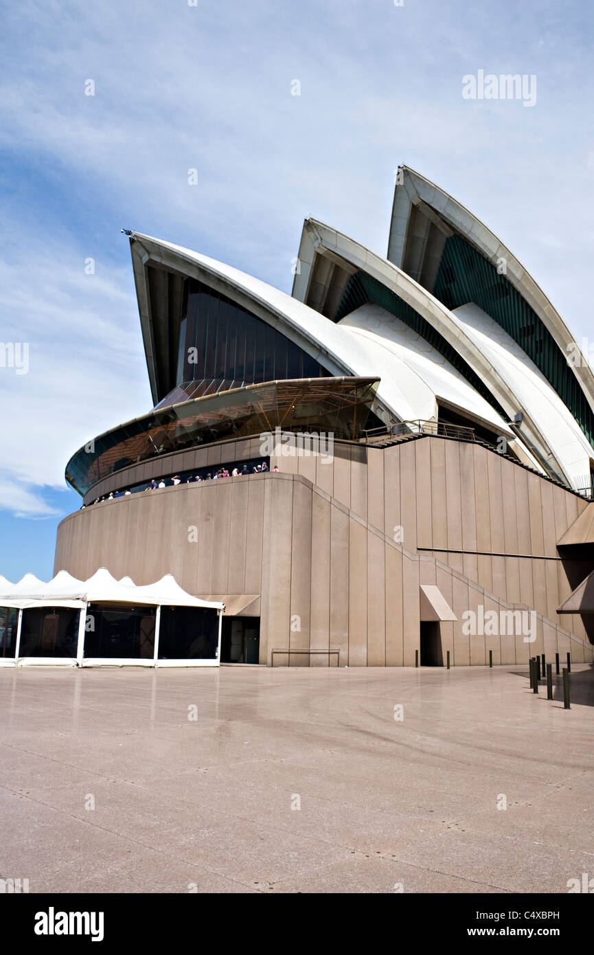 The Beautiful Architectural Curved Lines and Panels of The Sydney Opera ...