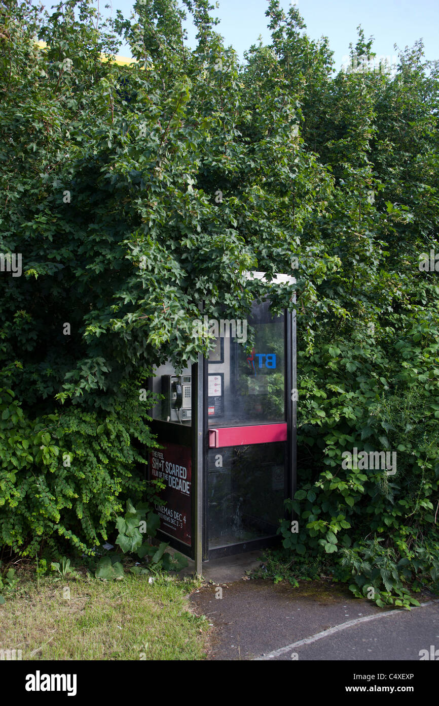 Bt telephone box hi-res stock photography and images - Alamy