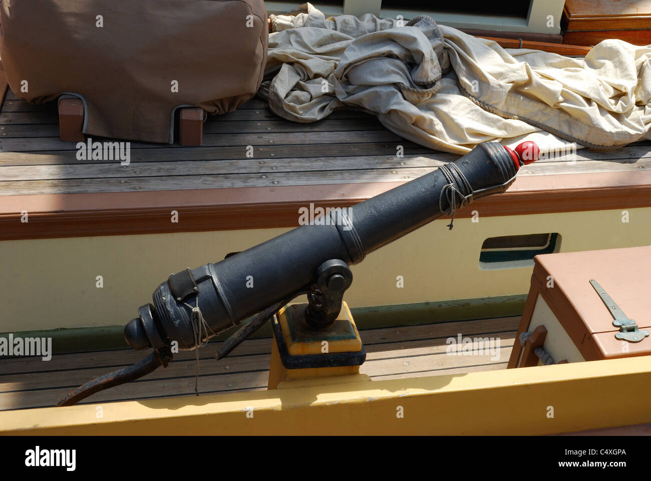 Tall ship lynx hi-res stock photography and images - Alamy