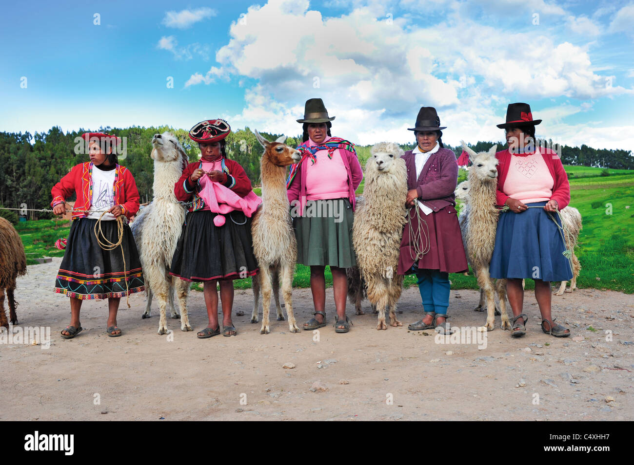 Women In Traditional Peruvian Dress High Resolution Stock Photography ...