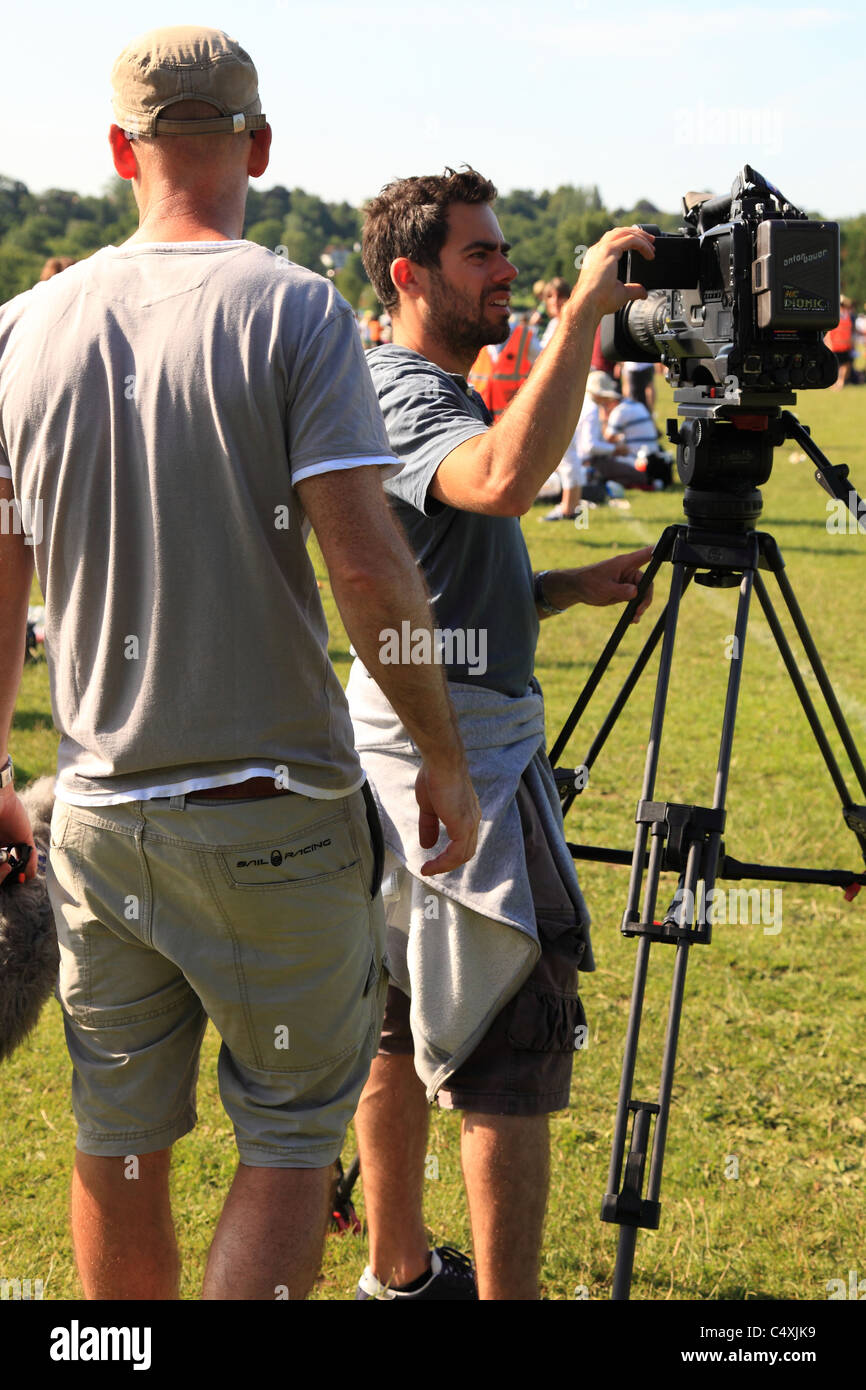 Filming people hi-res stock photography and images - Alamy