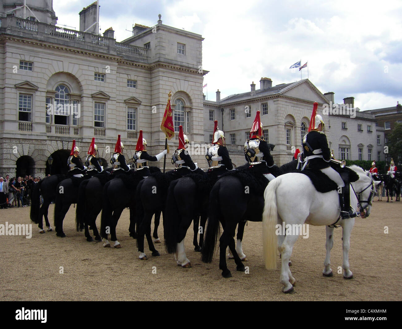 Household cavalry london hi-res stock photography and images - Alamy