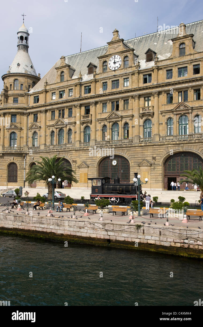 Haydarpaşa Train Station Istanbul Turkey Stock Photo - Alamy