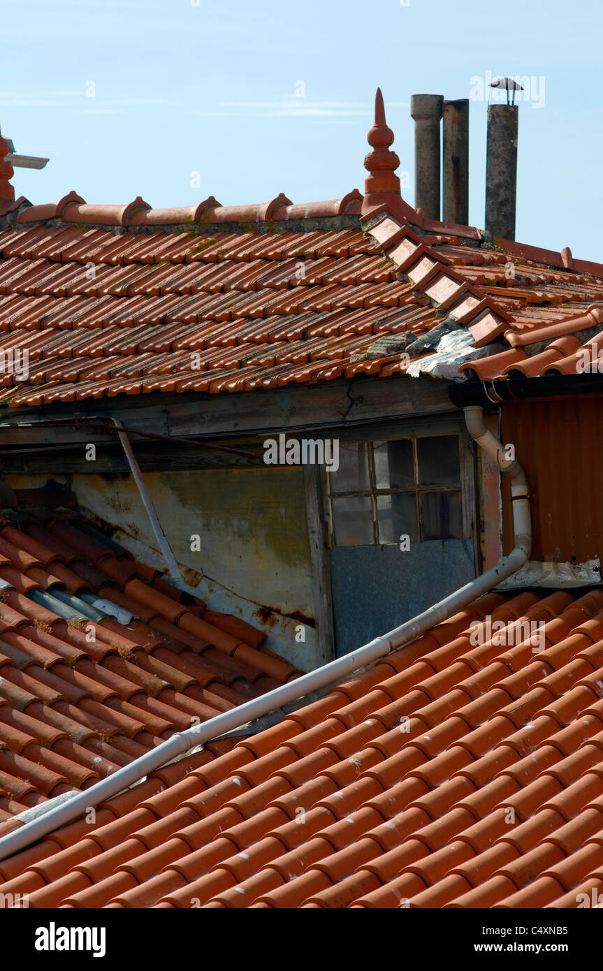 Crooked roof hi-res stock photography and images - Alamy