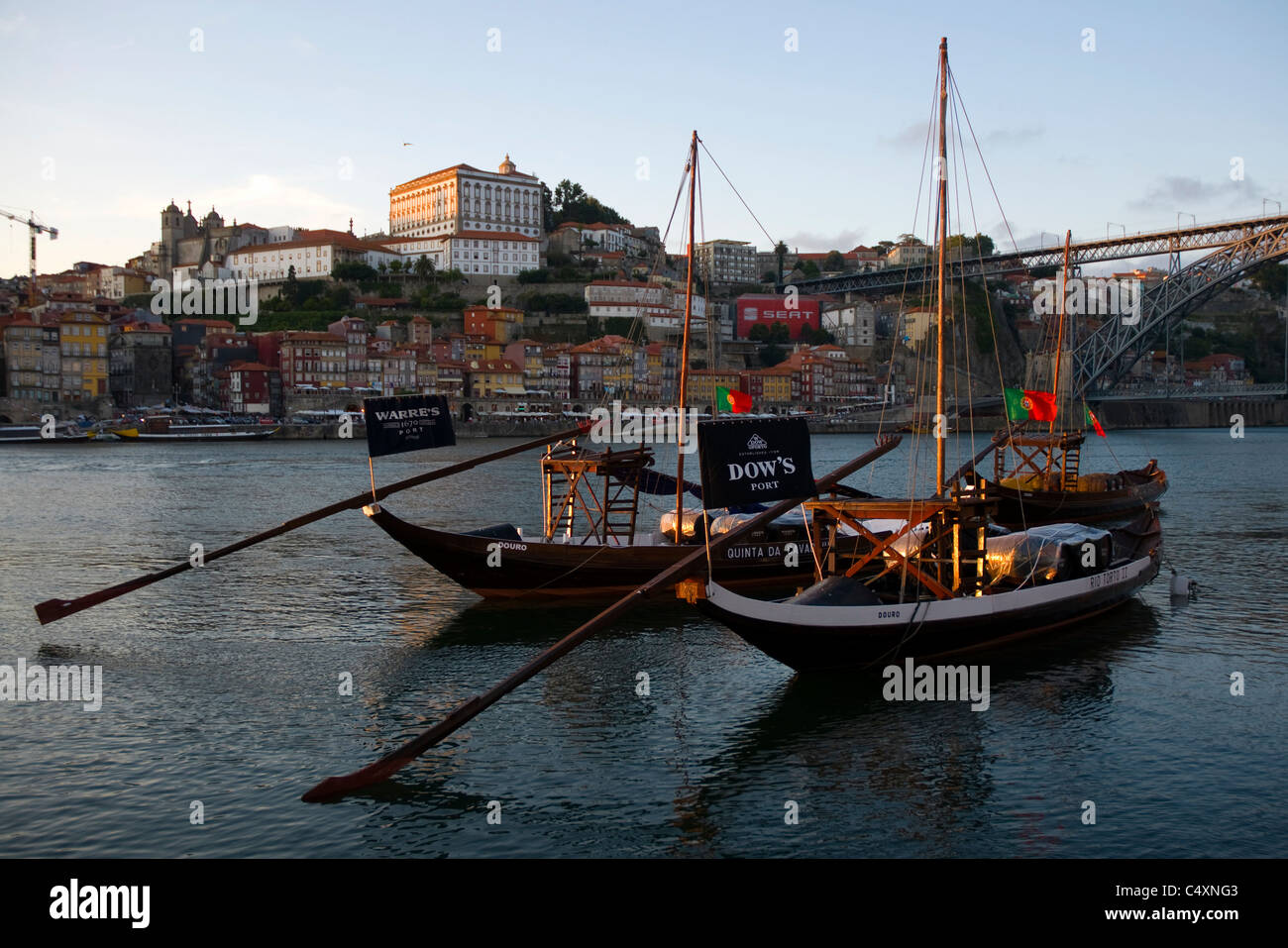 Port and wine porto barge and barrels hi-res stock photography and ...