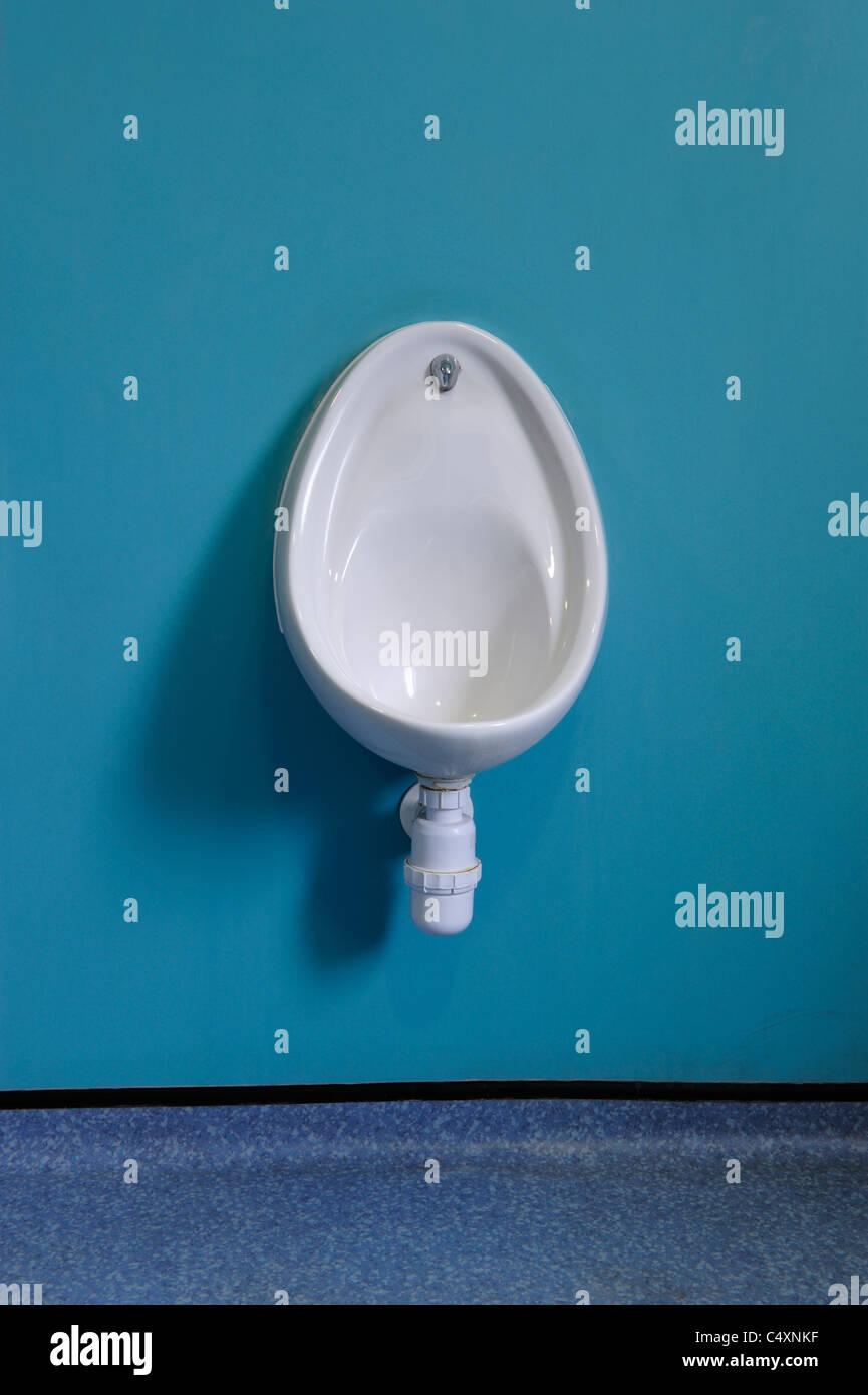Urinal hi-res stock photography and images - Alamy