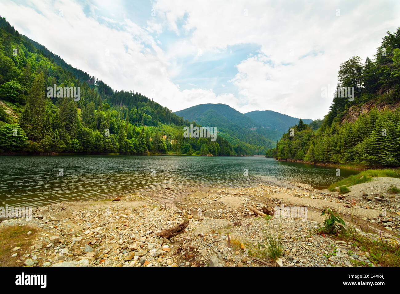 Landscape with Petrimanu Lake in Romanian mountains Stock Photo - Alamy