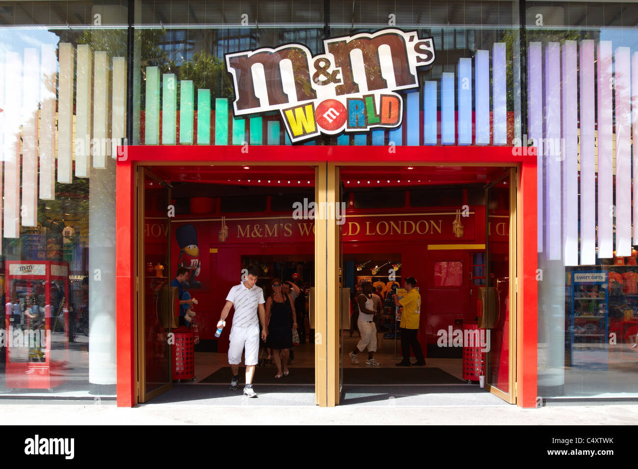 M&m store london hi-res stock photography and images - Alamy