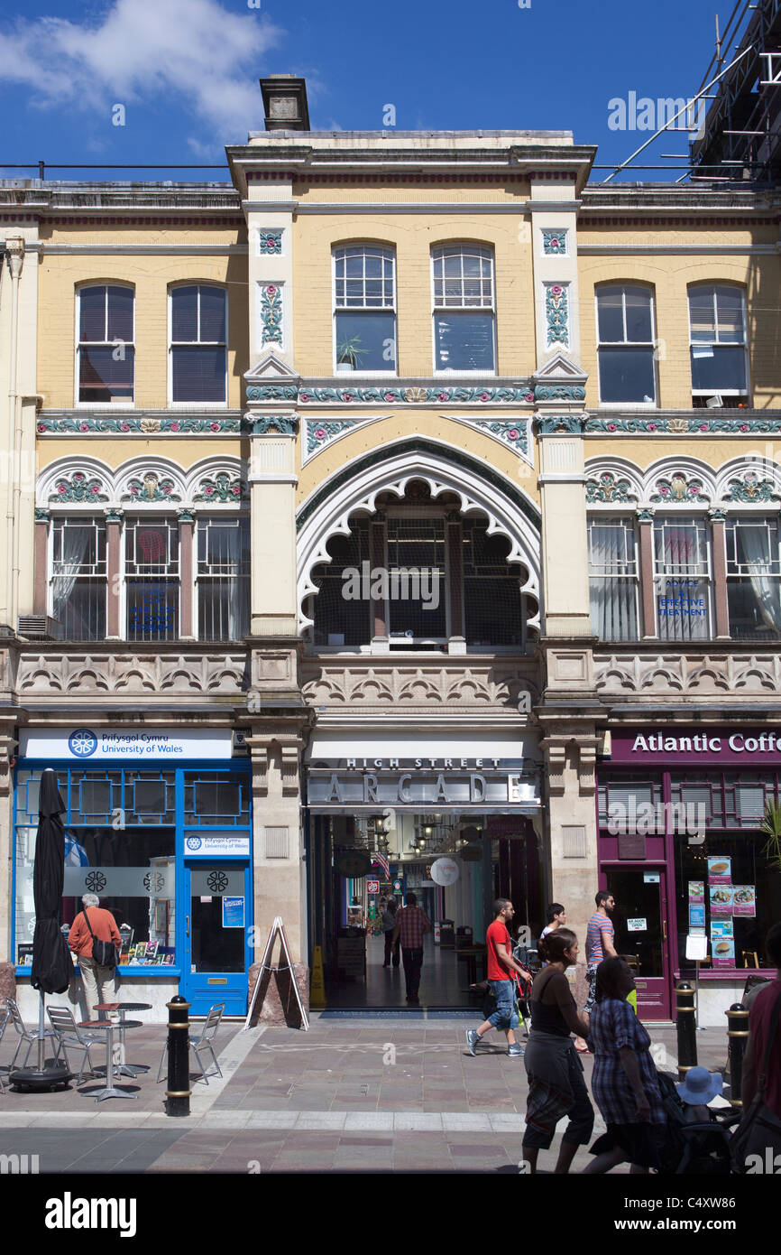 High street arcade hi-res stock photography and images - Alamy