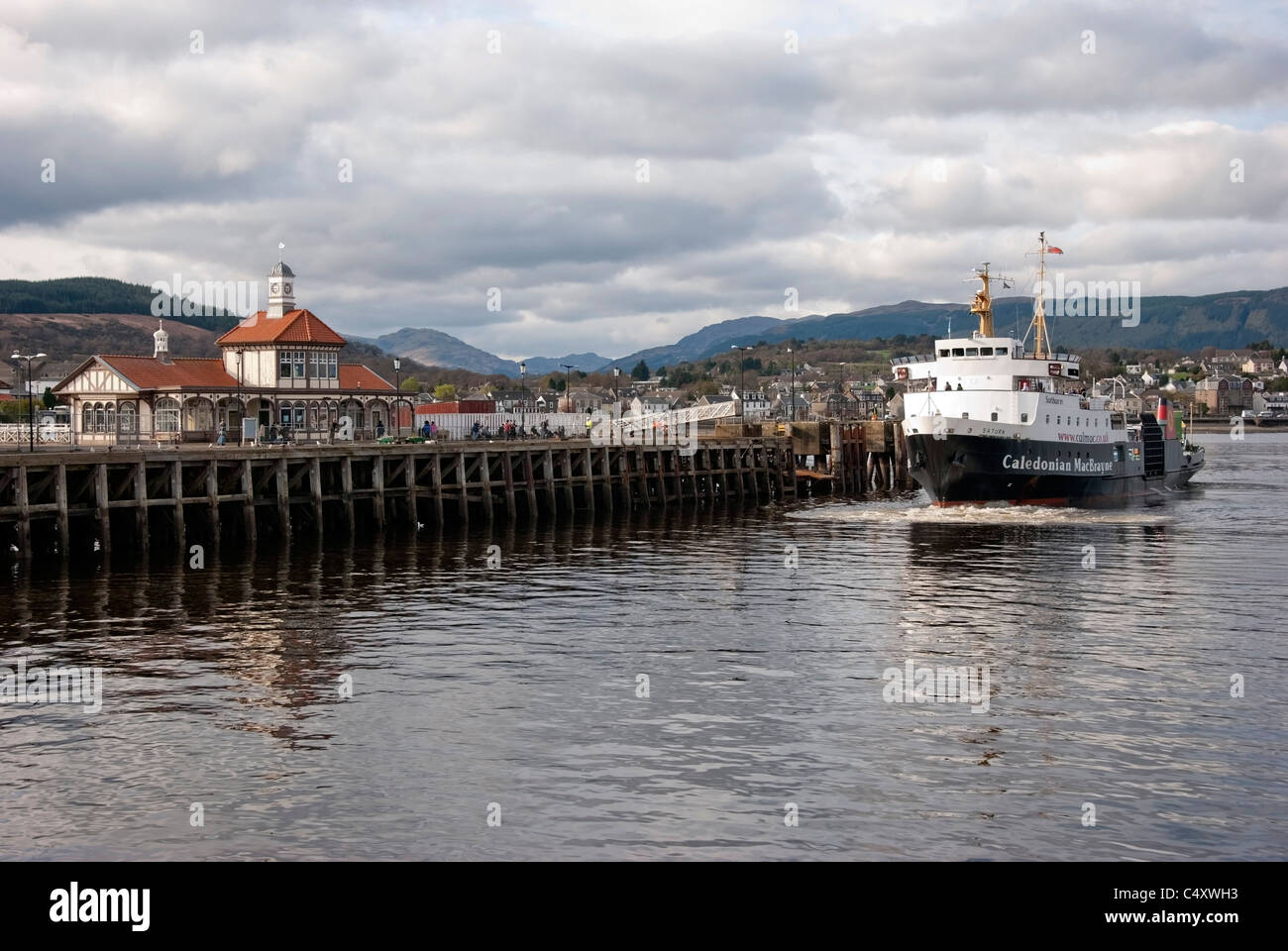 M.V. Saturn CalMac Car & Passenger Ferry Approaching Dunoon Pier Argyll ...