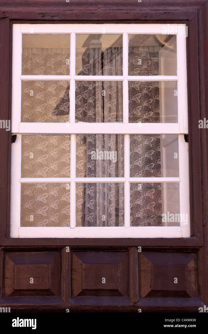 Lace in windows hi-res stock photography and images - Alamy