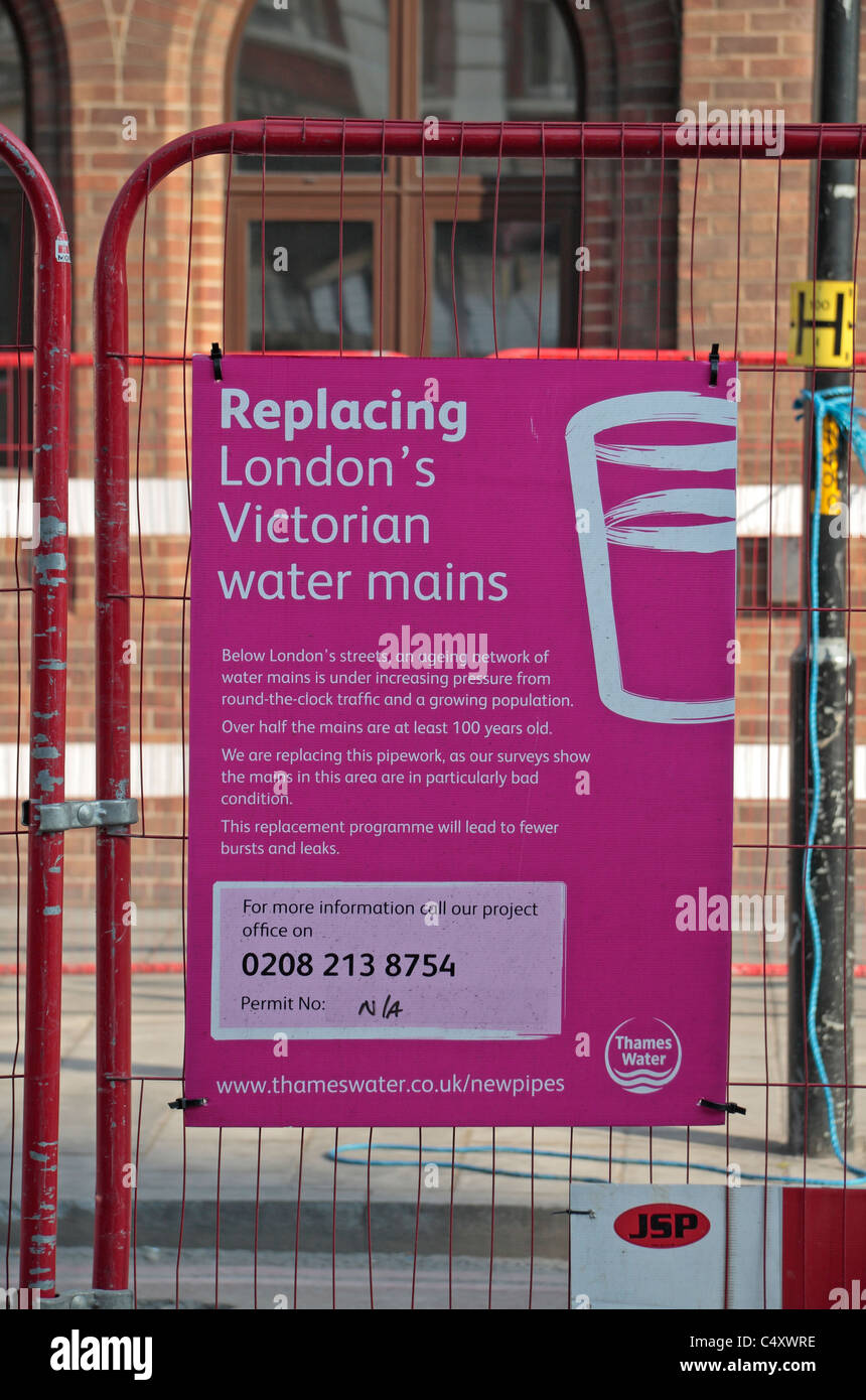 Thames water sign hi-res stock photography and images - Alamy