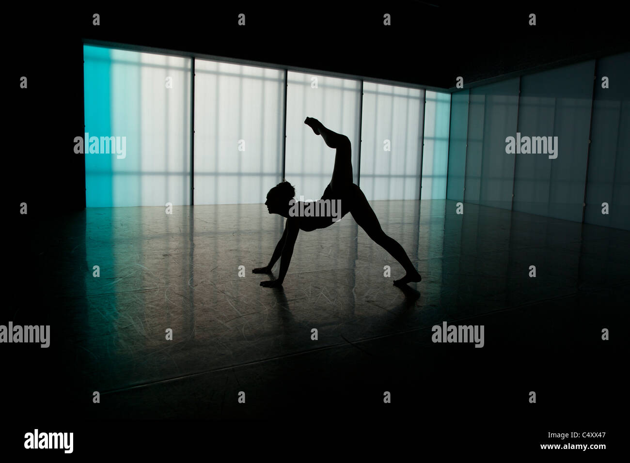dancer dance studio dancing dancers Stock Photo - Alamy