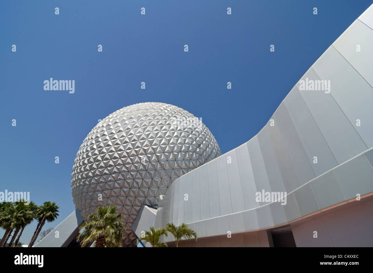 Spaceship Earth geodesic sphere at Epcot Theme Park and Center in Walt ...
