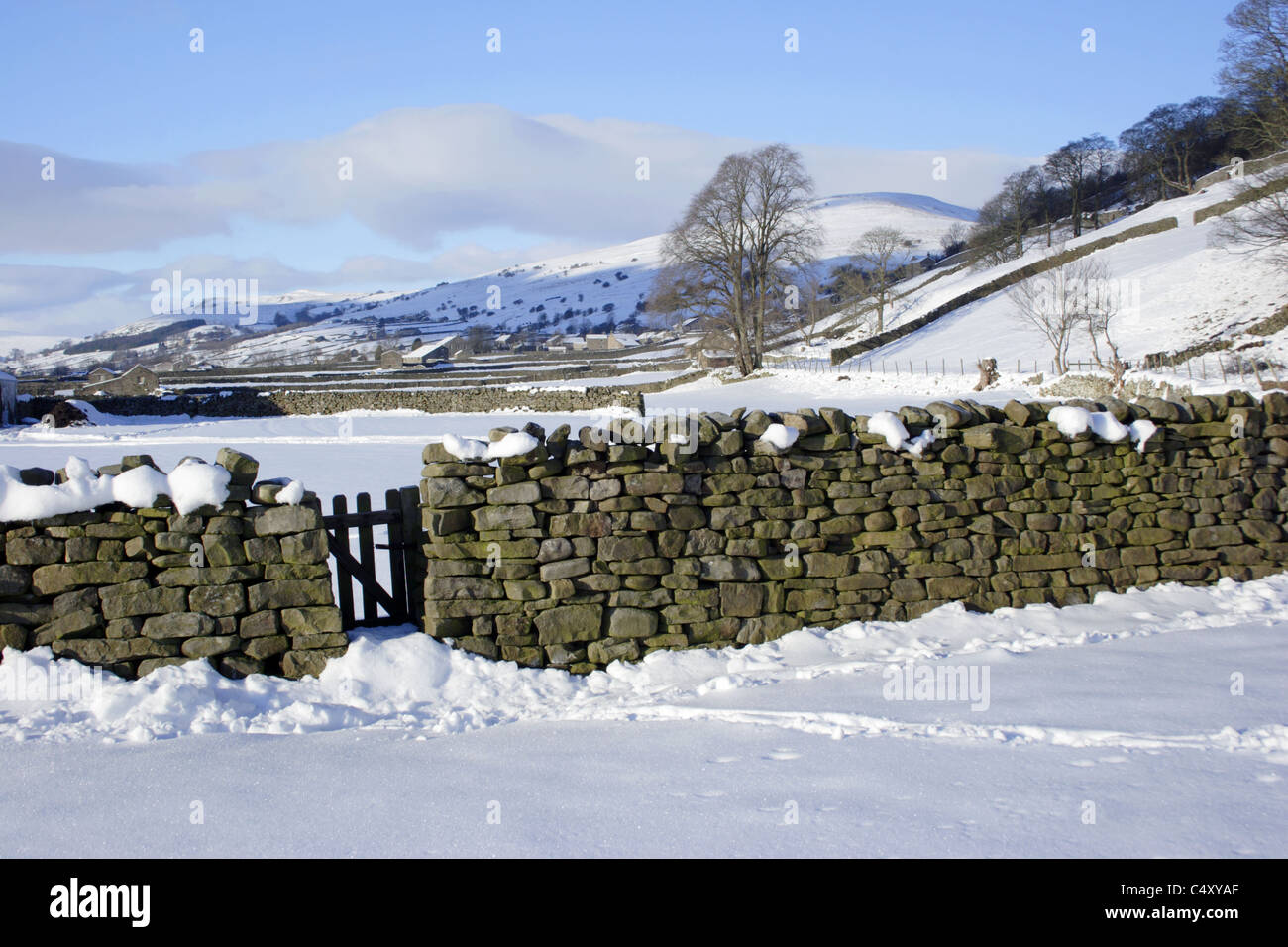 View from bottom of Valley in heavy snow, Gunnerside, Swaledale ...