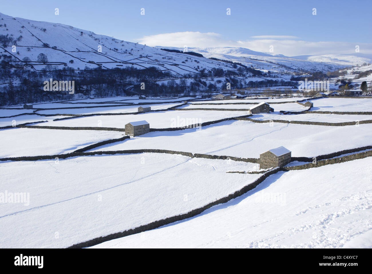 View from bottom of Valley in heavy snow, Gunnerside, Swaledale ...