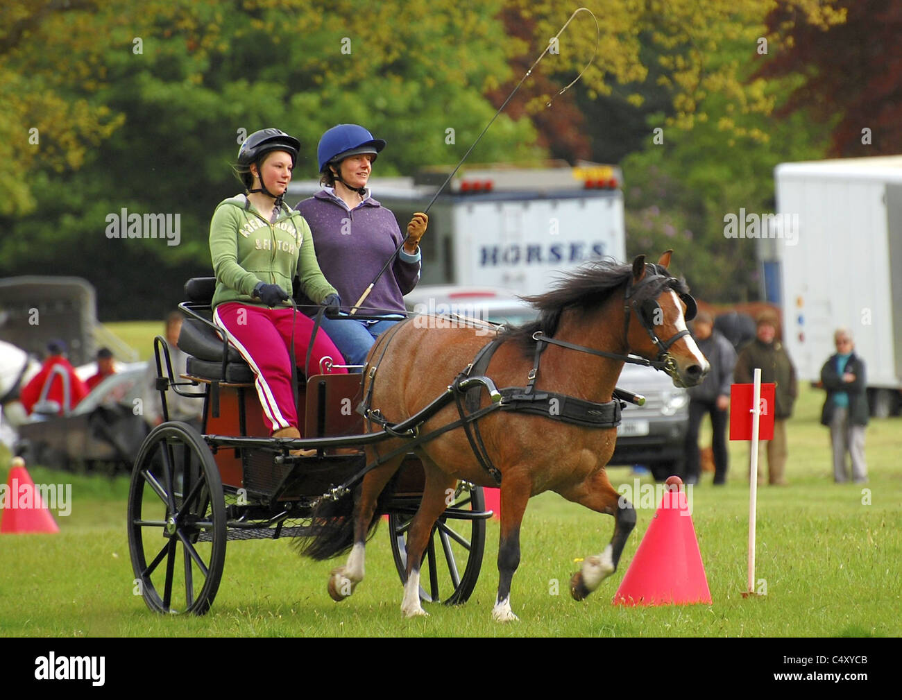 Two horse carriage hi-res stock photography and images - Alamy