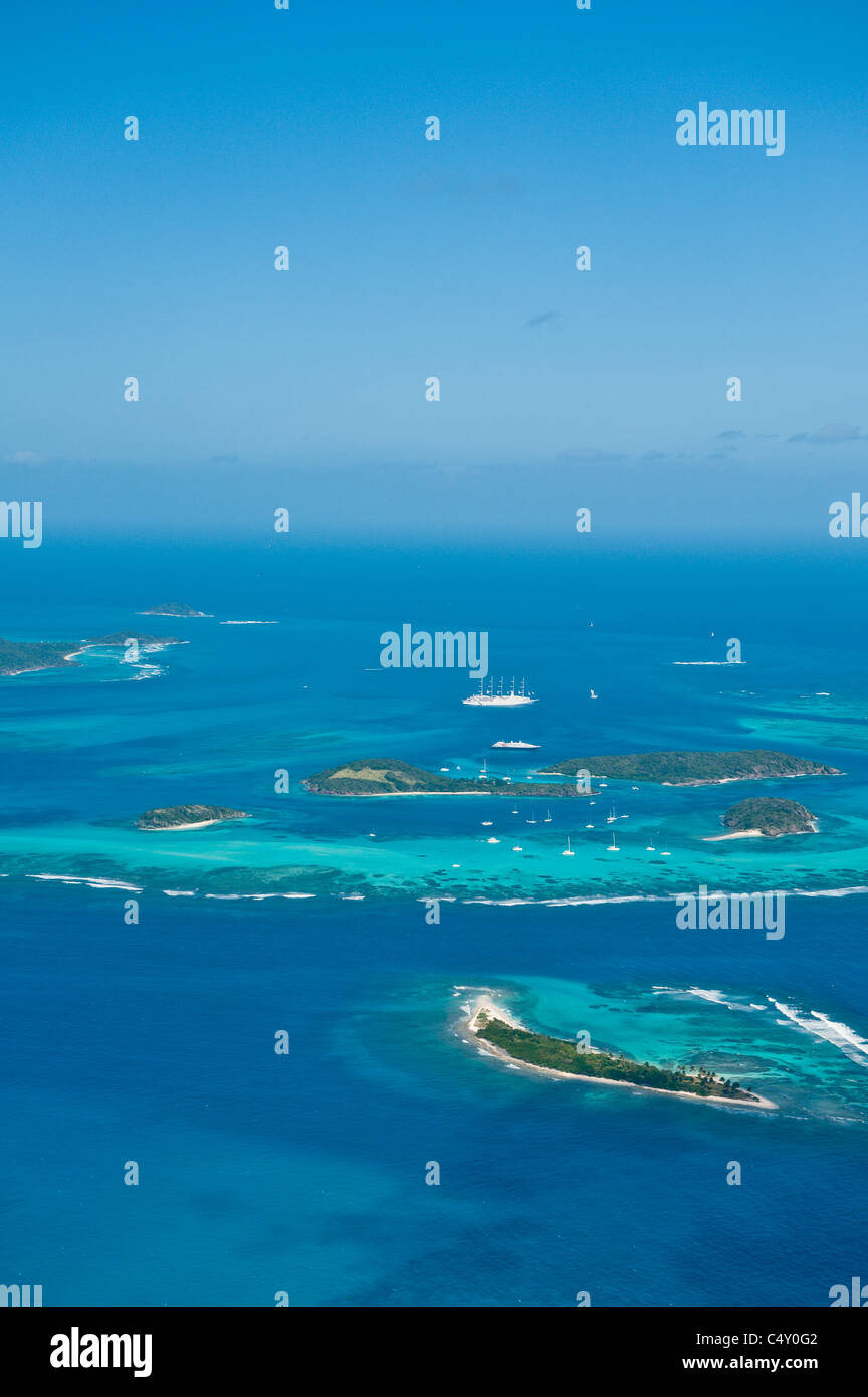 Aerial of Tobago Cays and Mayreau Island, St. Vincent & The Grenadines ...