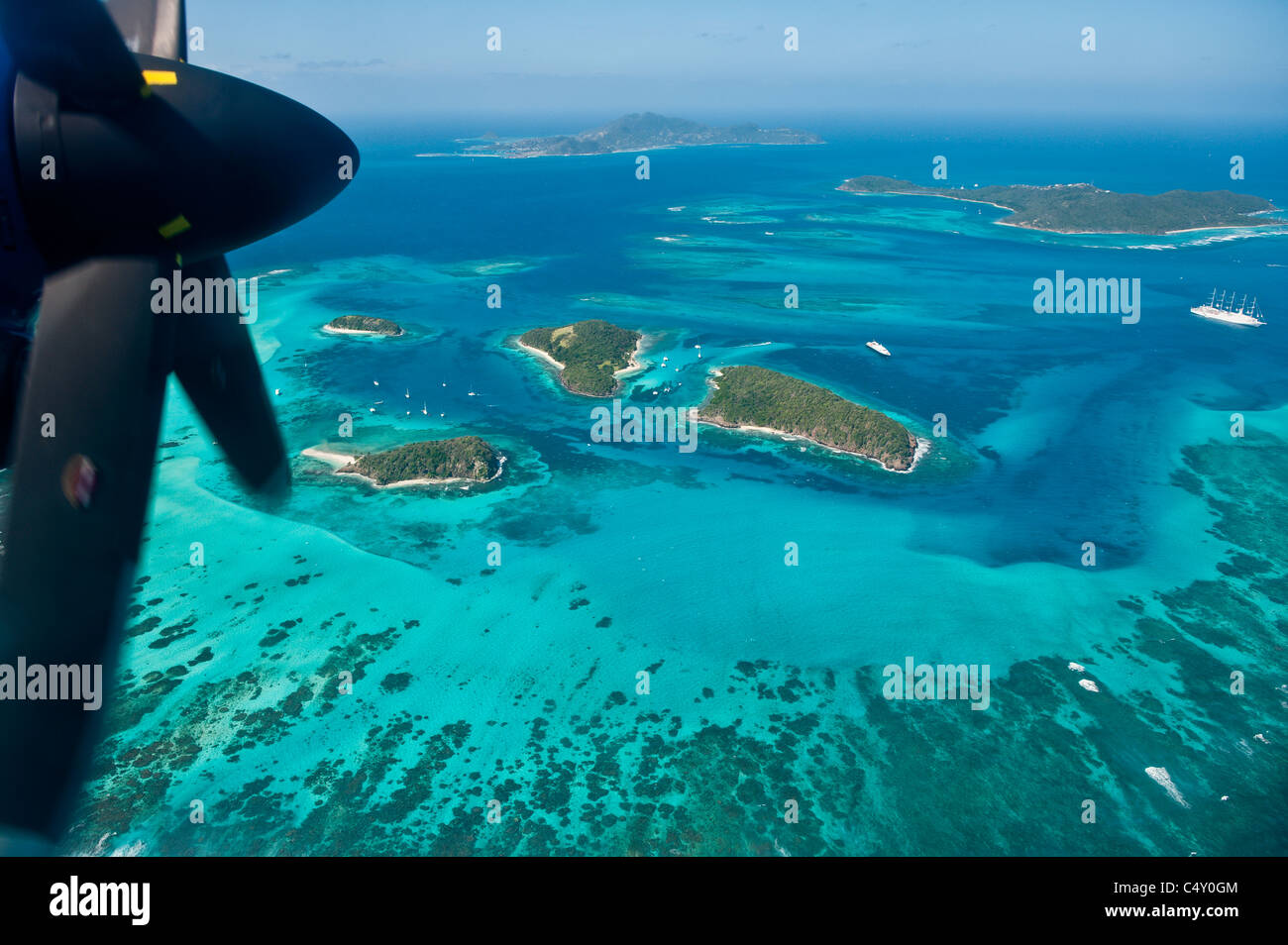 Aerial of Tobago Cays and Mayreau Island, St. Vincent & The Grenadines ...