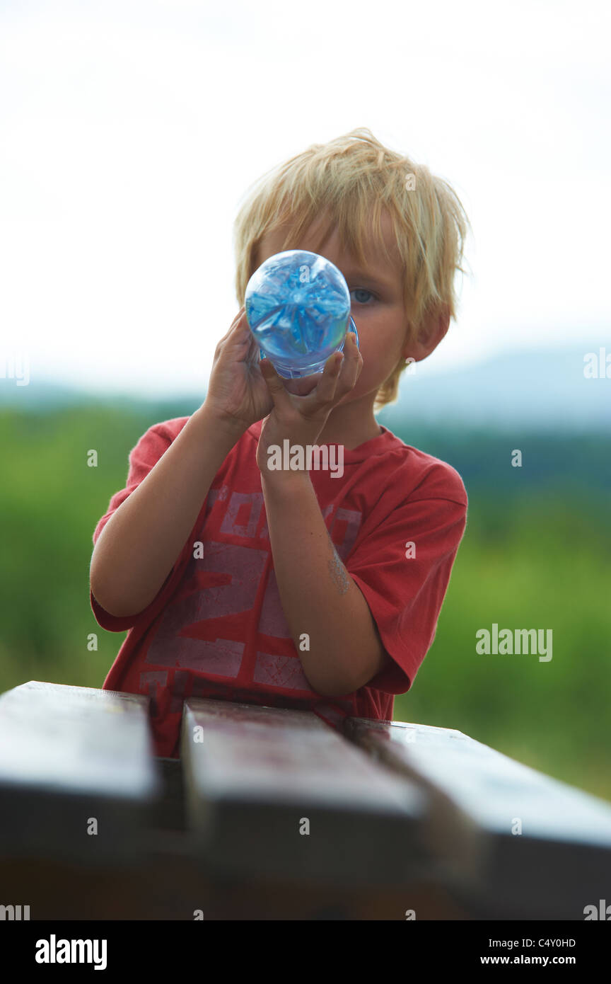 Pre teen boy water hi-res stock photography and images - Alamy