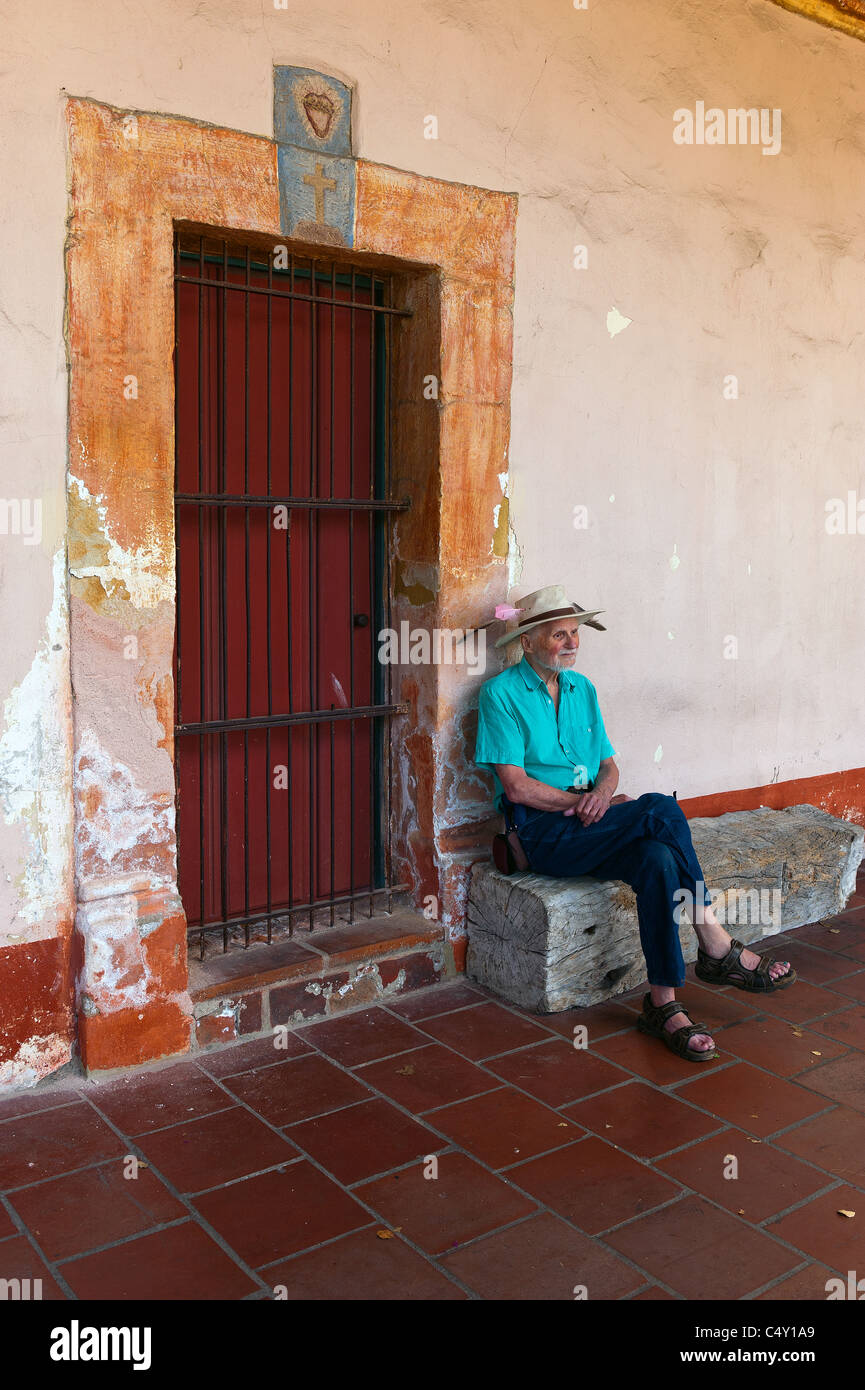 Man santa hat taking hi-res stock photography and images - Alamy