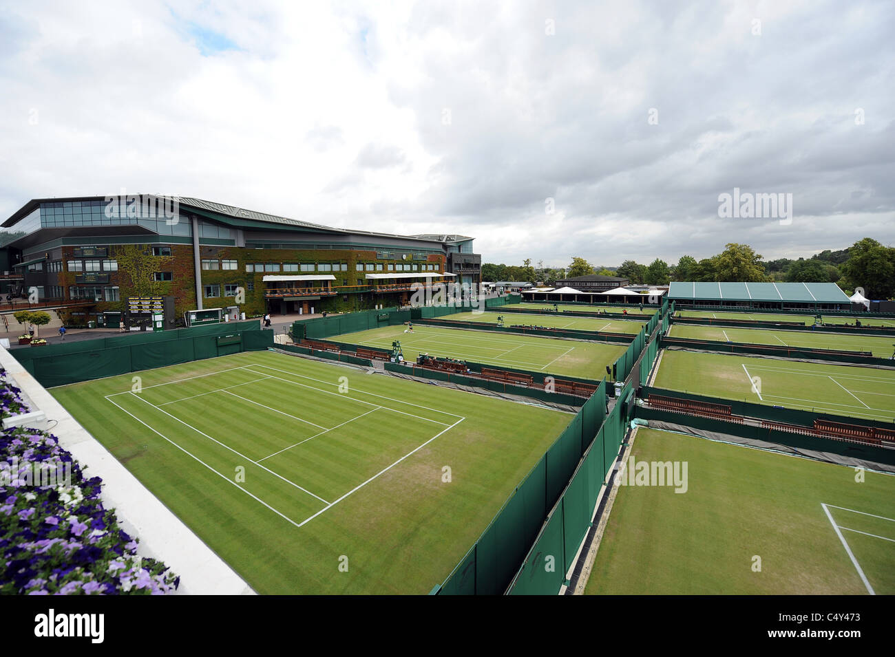 Centre court wimbledon outside hi-res stock photography and images - Alamy