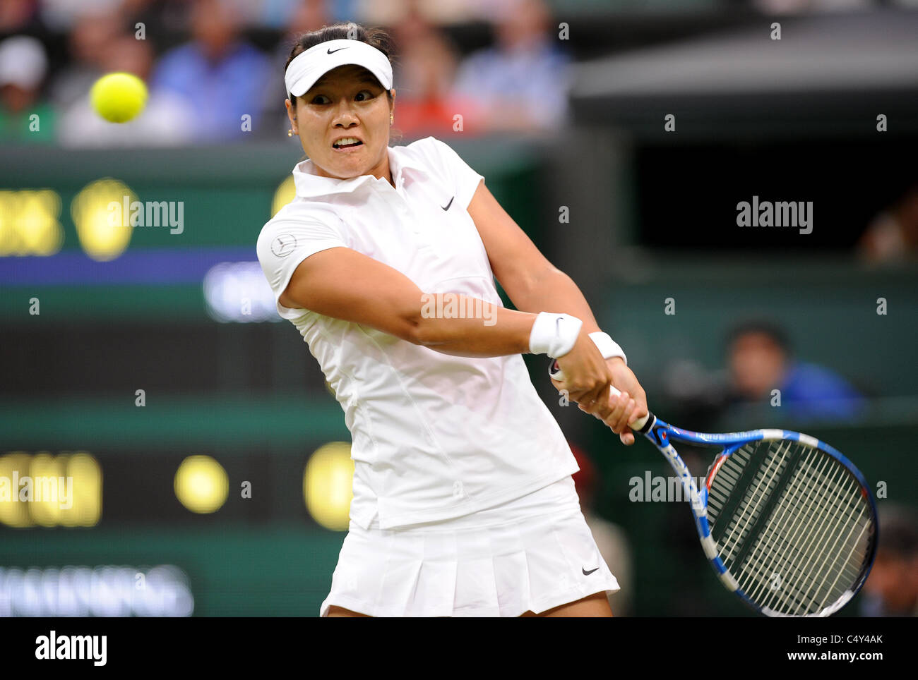 Li na wimbledon hi-res stock photography and images - Alamy