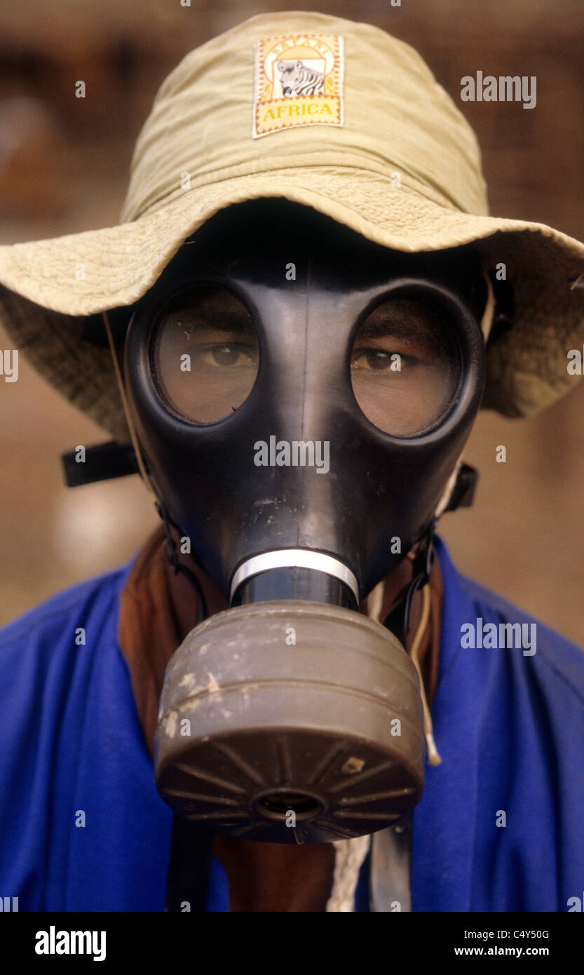 Refugees from democratic republic of congo work as pest controllers in ...