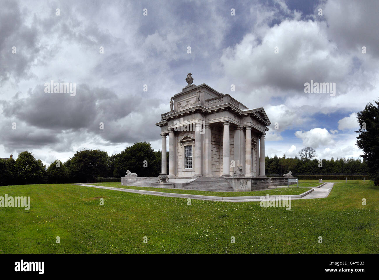Irish classical architecture High Resolution Stock Photography and ...