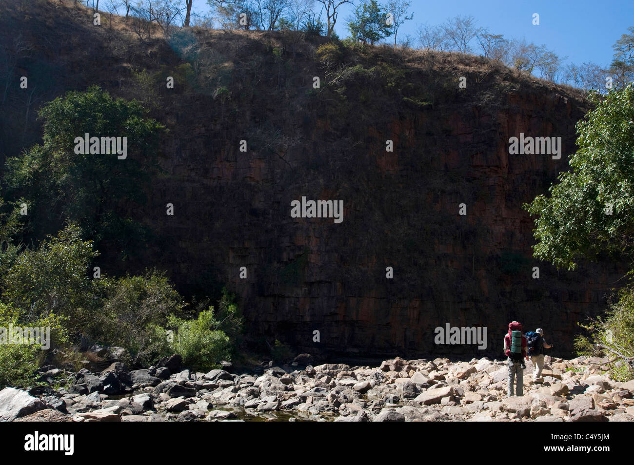 Riverbed hiking hi-res stock photography and images - Alamy
