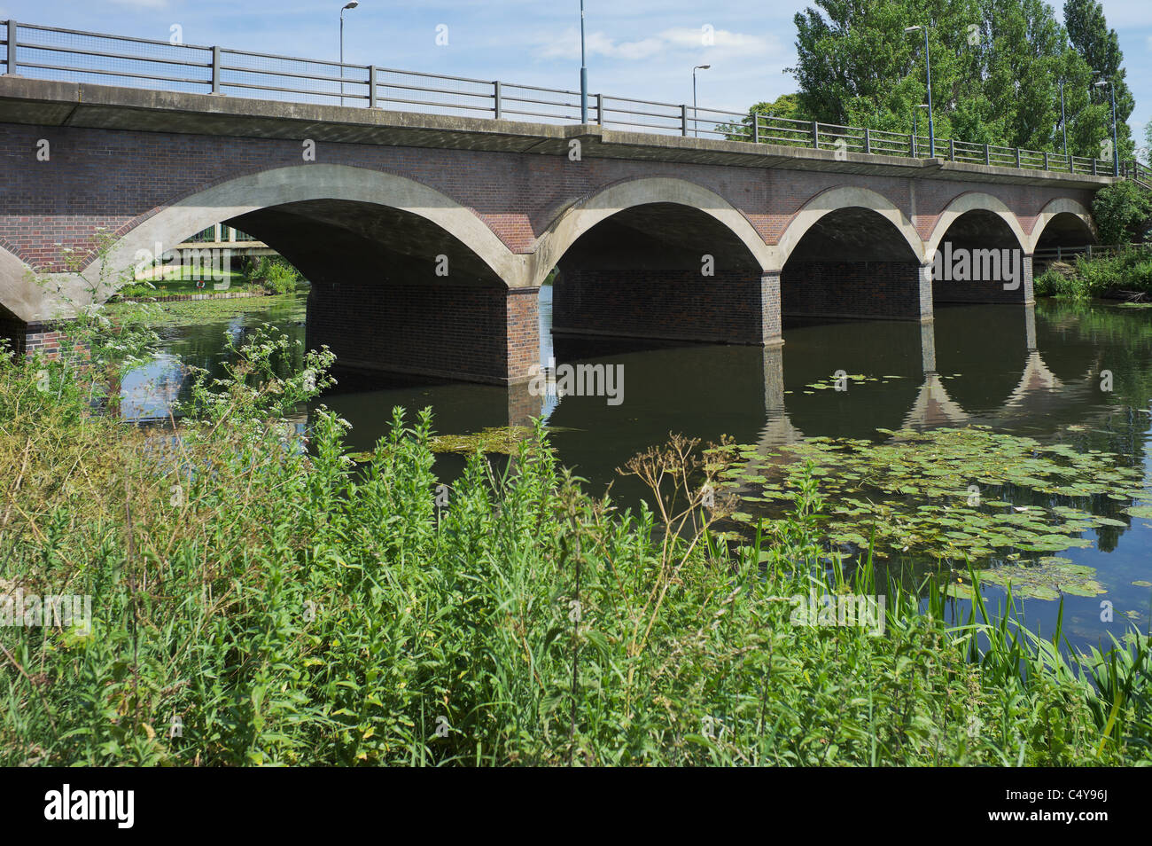 bridge over river avon stratford upon avon warwickshire midlands ...