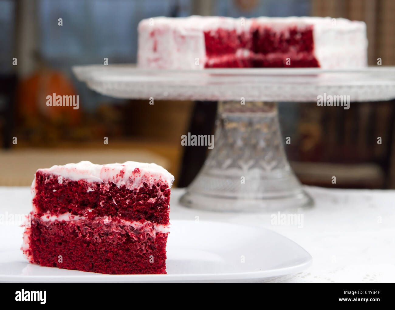 Red velvet cake hi-res stock photography and images - Alamy