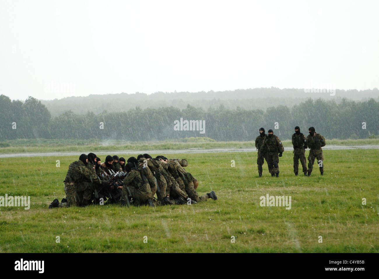Demonstration exercises of a special purpose forces of polish army ...