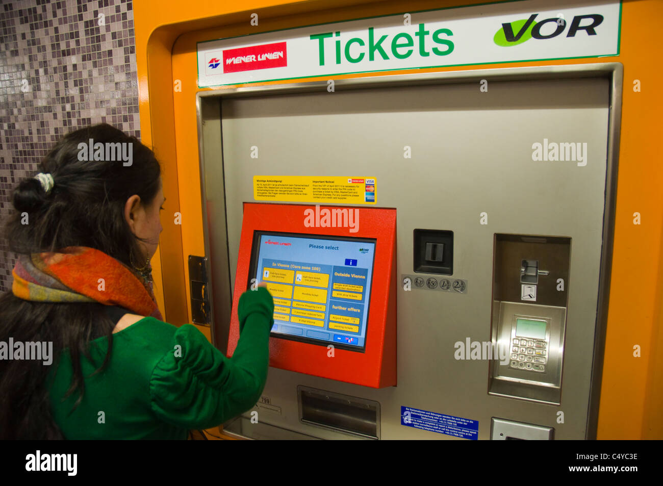 Ticket machine metro hi-res stock photography and images - Alamy
