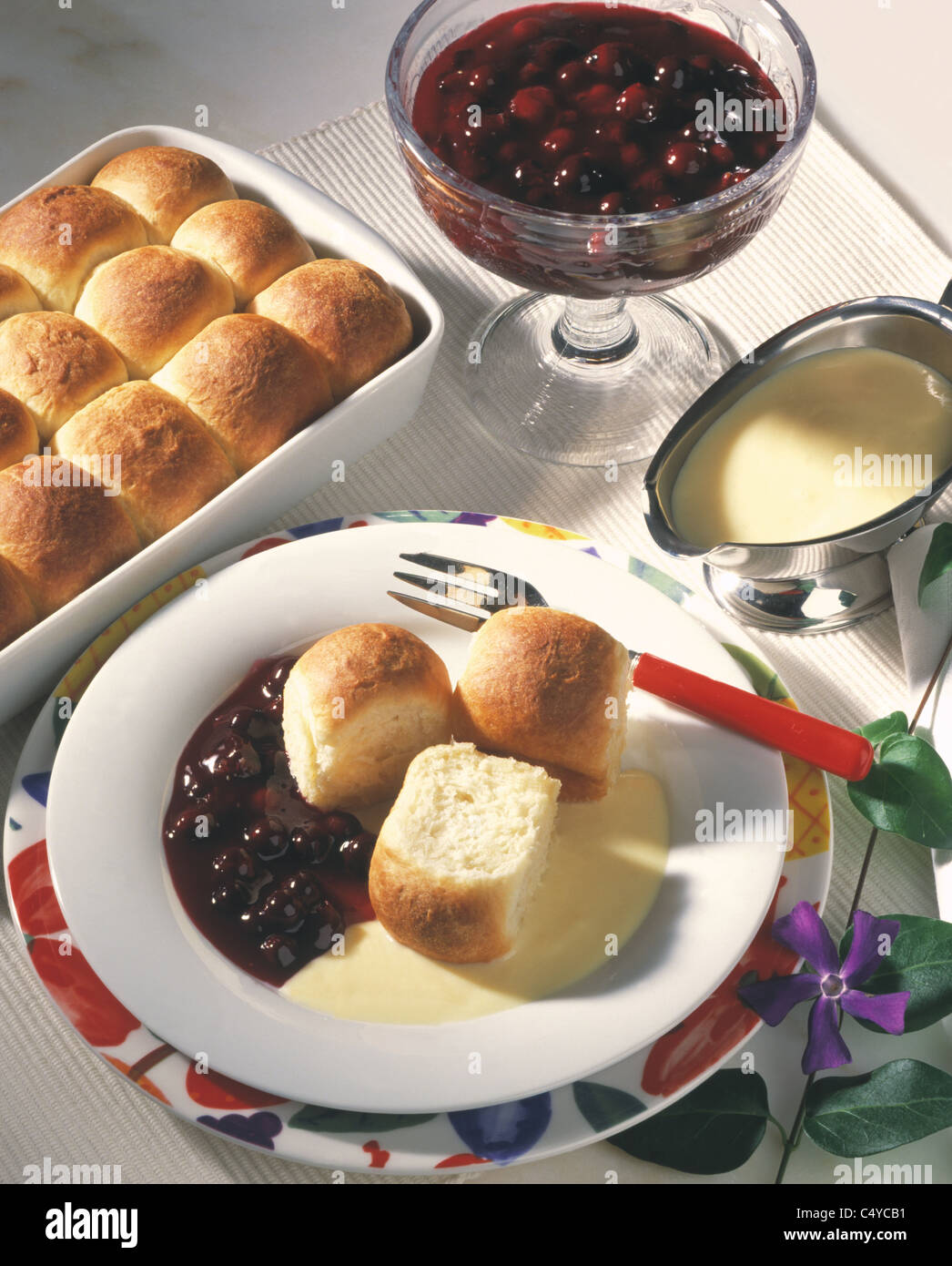 Mini yeast dough buns with morello cherry - compote and vanilla ...
