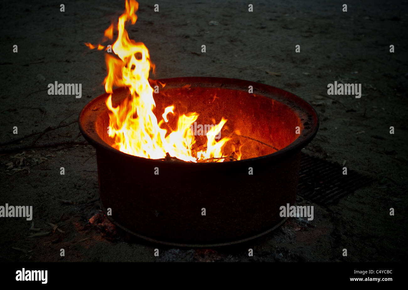 roaring hot campfire in a barbecue pit Stock Photo - Alamy