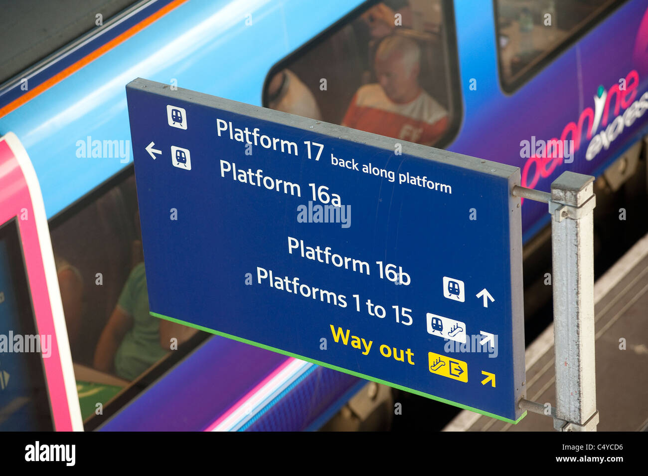 Platform sign at a railway station in England Stock Photo - Alamy