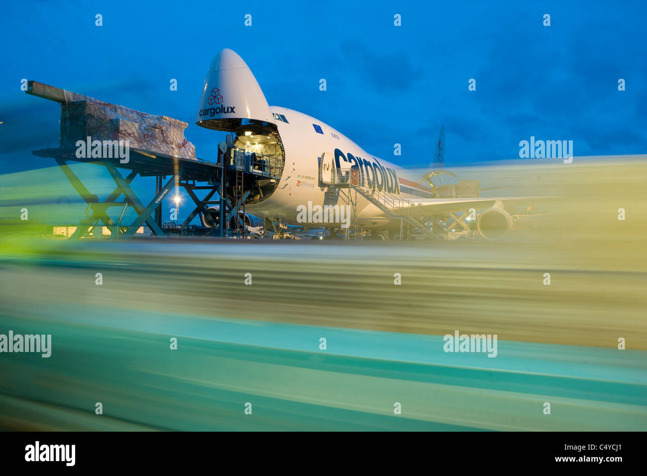 Aviation freight hi-res stock photography and images - Alamy